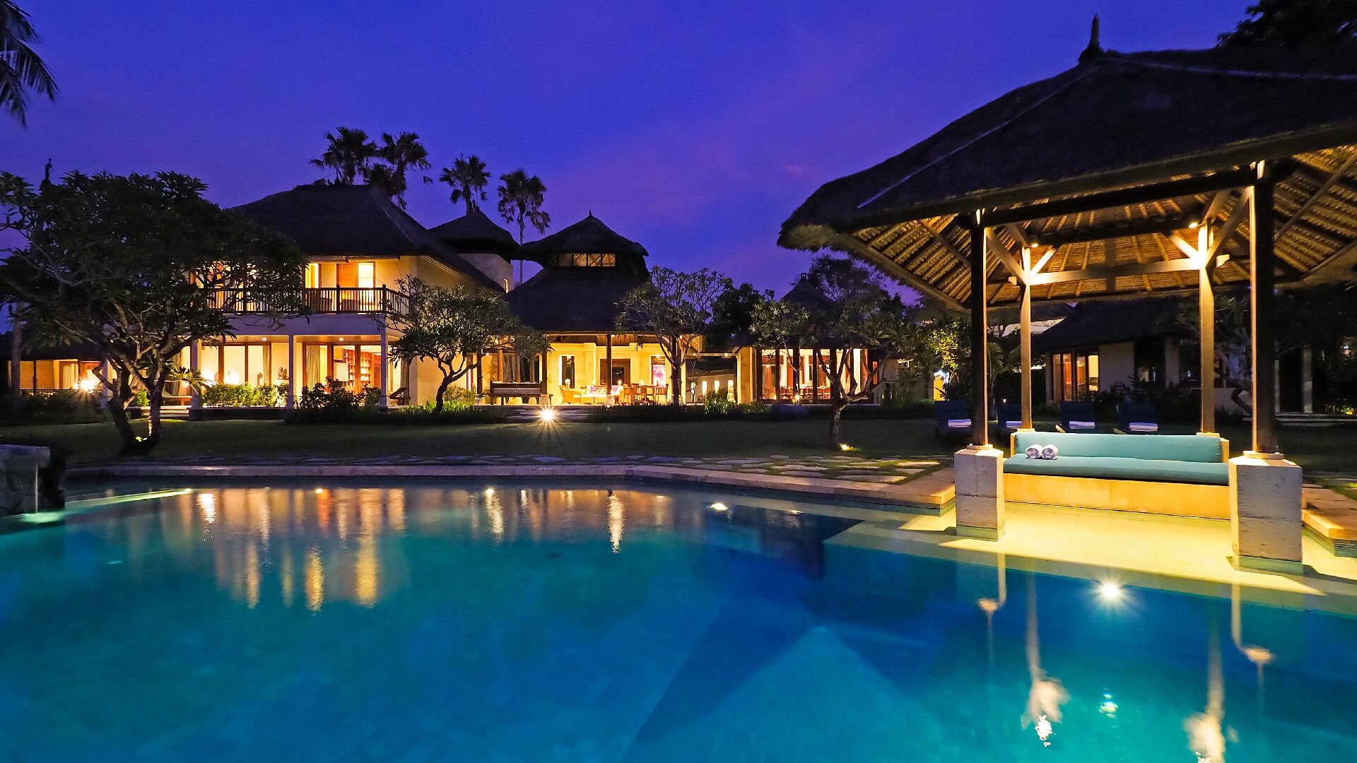 Canggu Beachfront Villa Arika, Bali Luxury Villa Pererenan